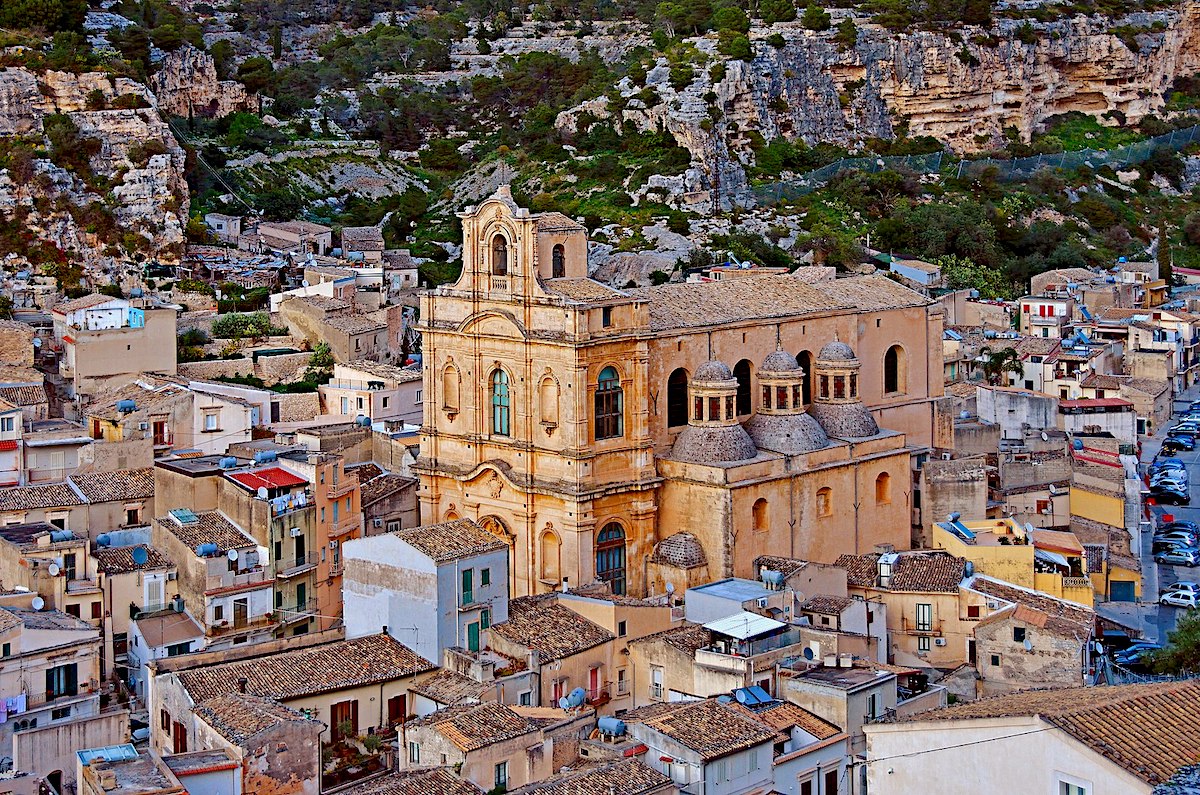Scicli, sulle tracce di Montalbano: un borgo barocco tutto da scoprire