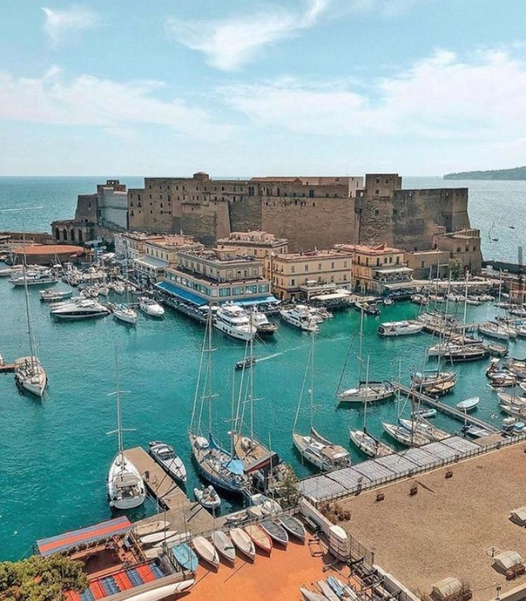 Castel dell'Ovo tra storia e leggenda: alla scoperta del castello più ...