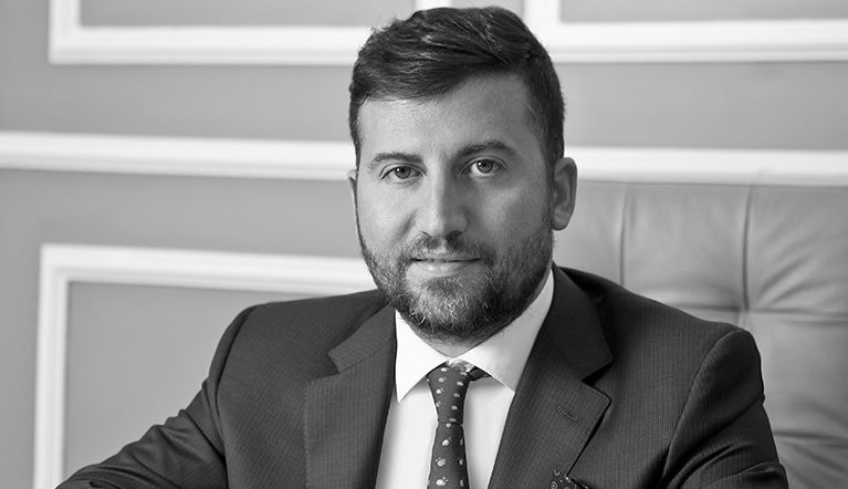 In Romania con una borsa di studio, avvocato salentino ora fonda un ...